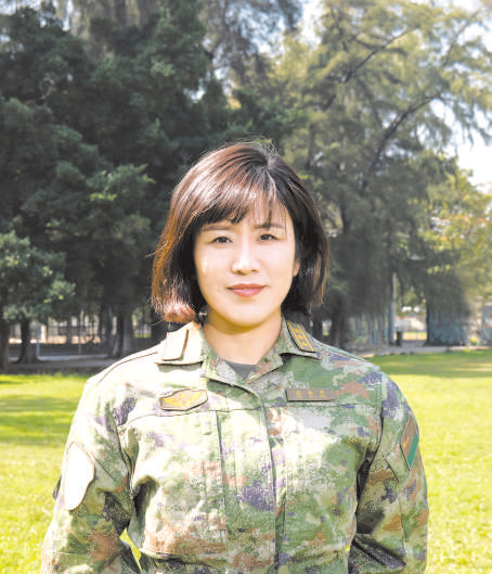 军队代表委员风采录丨祝林芳：训练场上立身为旗_央广网