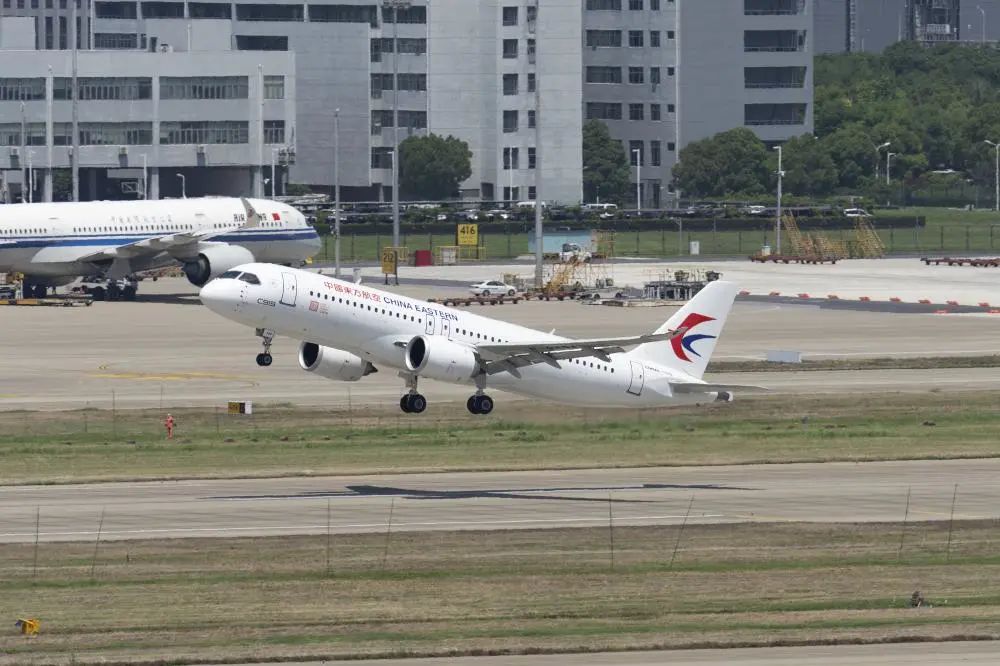 国产大飞机完成商业首航！一文看懂C919前世今生_央广网