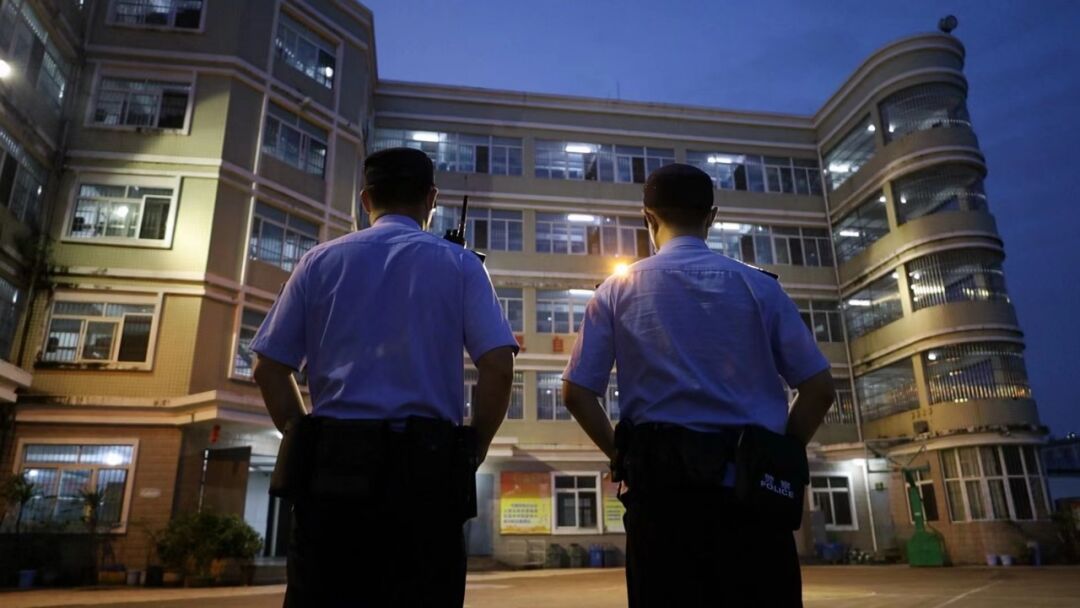 监狱戒毒人民警察唱响《中国人民警察警歌》_央广网