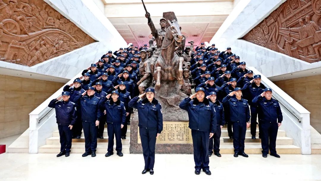 监狱戒毒人民警察唱响《中国人民警察警歌》_央广网