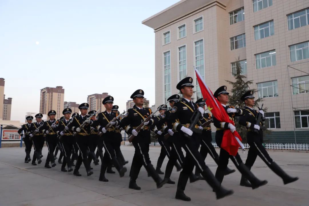监狱戒毒人民警察唱响《中国人民警察警歌》_央广网